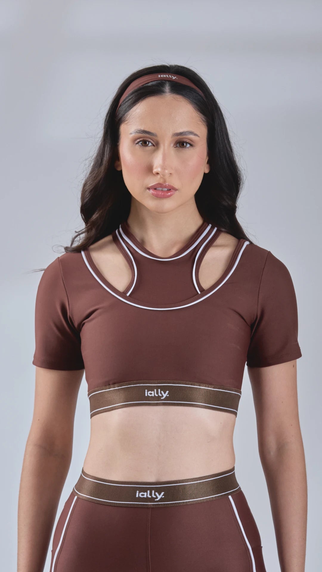 Top Trace – ially active wear
